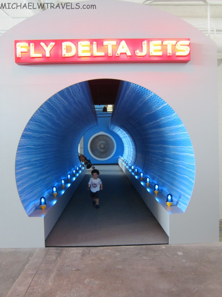 Fly Delta Jets - Michael W Travels...